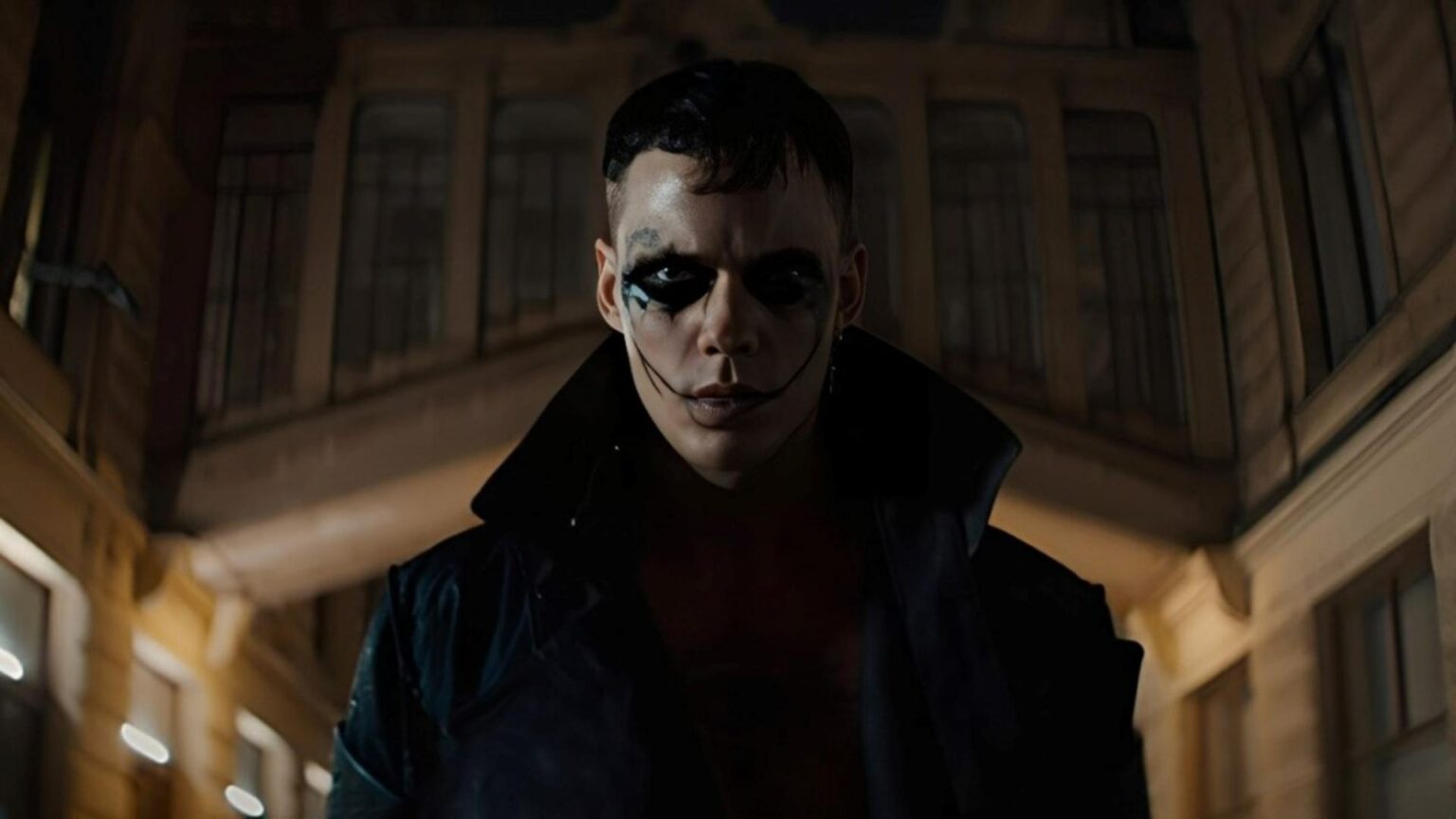 ¿Por qué ver la nueva versión de El cuervo, con Bill Skarsgård ...