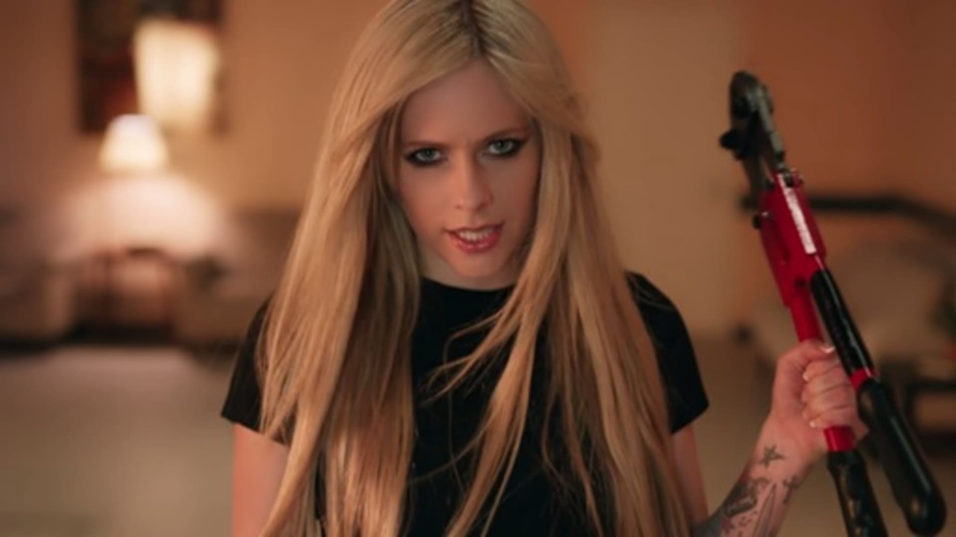 ¿Avril Lavigne murió en 2003? Por esto la reemplazaron por una "doble ...