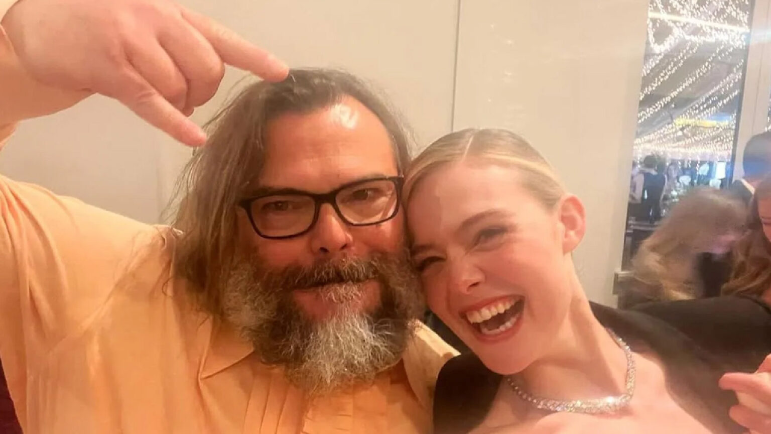 Elle Fanning y su divertido crush con Jack Black - Paloma & Nacho